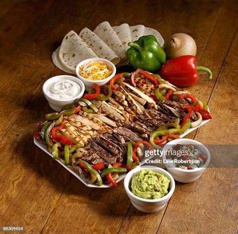 Chicken And Beef Fajitas Photos And Premium High Res Pictures Getty