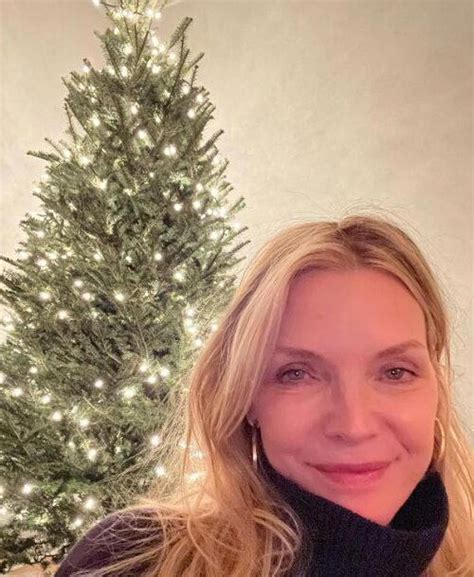 Michelle Pfeiffers Minimalistiske Juletræ Går Ud Over Trends