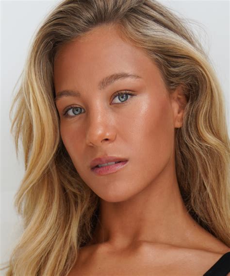 Anique Castaway Model Management