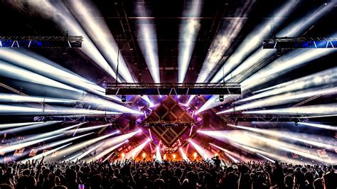 Dont Let Daddy Know Amsterdam Show Design