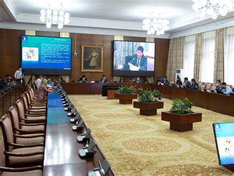 Хуулийн төслүүдийг хэлэлцүүлэгт бэлтгэх үүрэг бүхий ажлын хэсэг хуралдлаа E Mn