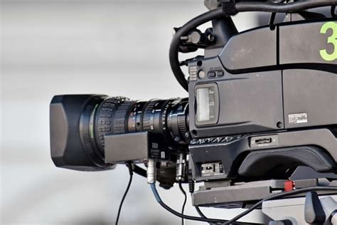 무료 사진 파파라치 사진 작가 남자 렌즈 자연 기자 여름 세로 공정한 날씨 경쟁