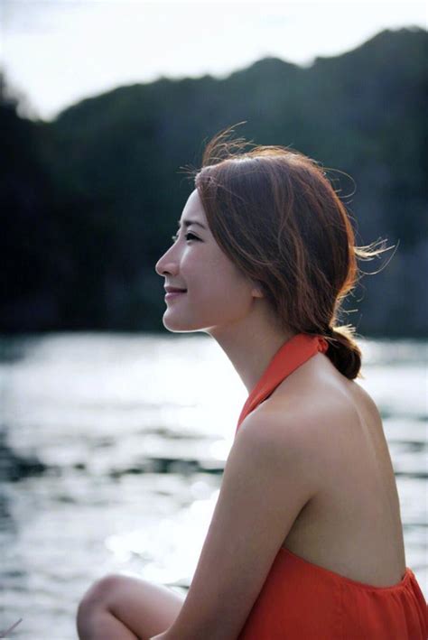 陳赫前妻許婧曬美照，甜美優雅，一個人也這麼快樂 每日頭條