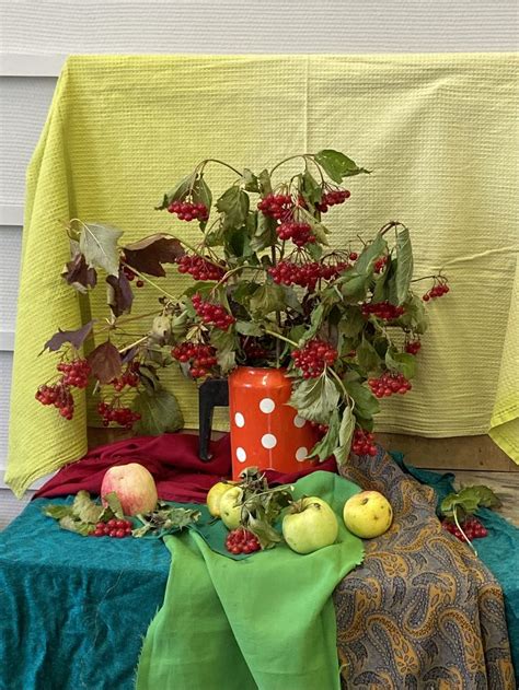 Натюрморт с фруктами и цветами