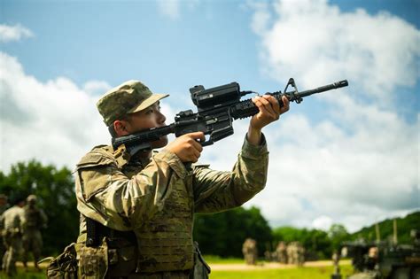 Us Army Deploys Cutting Edge 13m Smart Rifle Scopes That