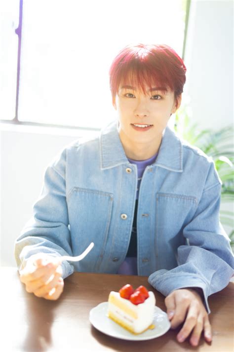 Jo1川西拓実、グラビア誌初ソロ表紙「iyu（アイユー）」先着予約特典販売スタート！4月25日の発売に合わせてパネル展も開催 Tv