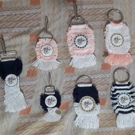 کمدا قیمت و خرید آویز ون یکاد رنگ صورتی وسفیدوصورمه ای سایز بزرگ وکو