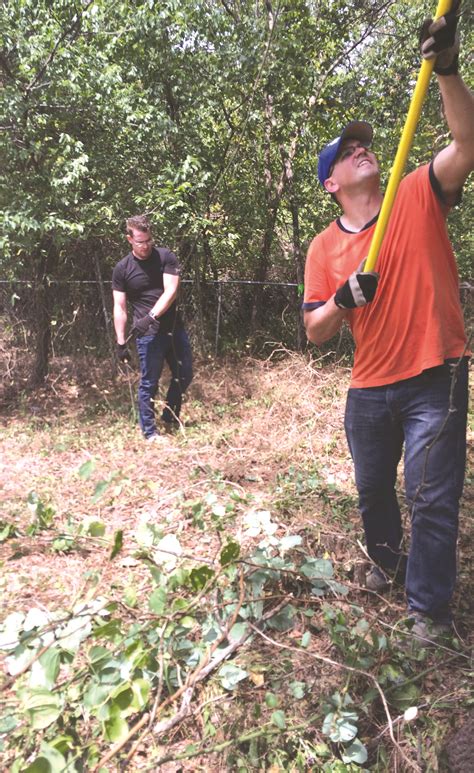 Oc Alc Volunteers Show Wingman Spirit Tinker Air Force Base Article