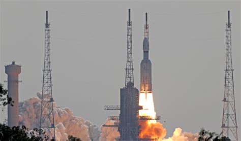 Isro ने रचा इतिहास भारत के सबसे बड़े Lvm3 रॉकेट के साथ 36 सैटेलाइट को सफ़लतापूर्वक किया लॉन्च