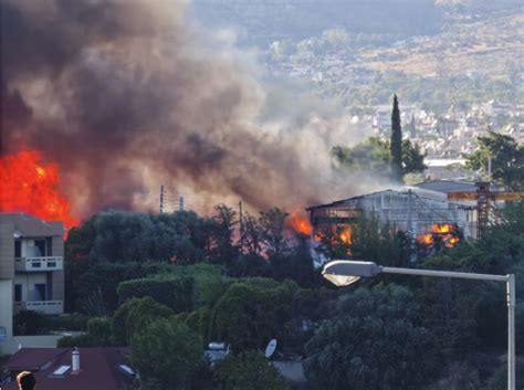 Major Landslide In Imerovigli Santorini What Experts Say Watch Video Protothema English