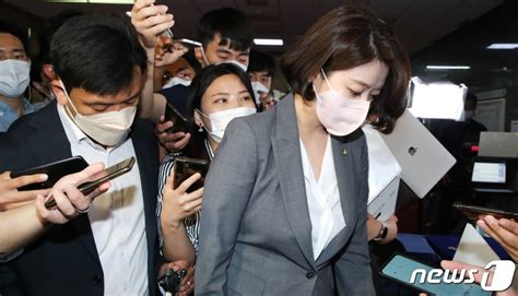 이준석 최고위 참석한 배현진 겨냥 절대반지 향한 탐욕 계속