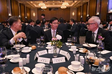 제14회 디스플레이의 날 개최···업계 최초로 최주선 대표 금탑산업훈장 뉴스웨이