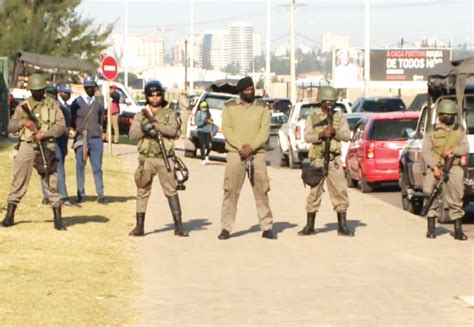 Conselho Municipal De Maputo Usa Força Policial Para Impedir Que As