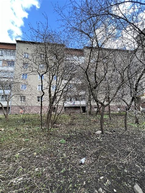 1 3 частина двокімнатної квартири загальною площею 49 2 кв м житловою площею 27 6 кв м за