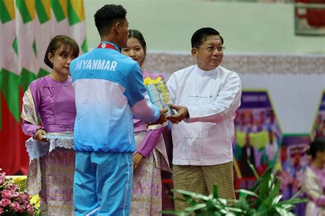 ၃၂ ကြိမ်မြောက် ဆီးဂိမ်းပြိုင်ပွဲ၌ နိုင်ငံ့ဂုဏ်ဆောင်အားကစားသမားများအား ငွေကျပ်စုစုပေါင်း ၃၃၃၃ သန