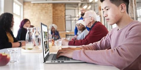 Rekomendasi Laptop Untuk Kuliah Performa Tangguh Untuk Jalani Tugas Harian Komedia