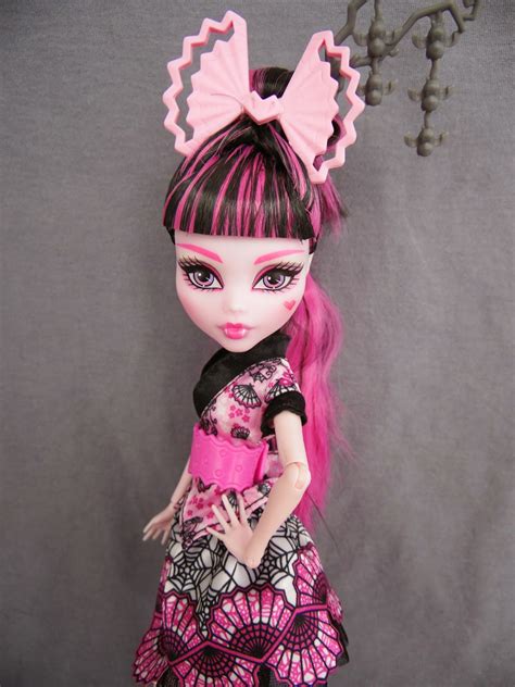 Christina Articulates: Monster Exchange Draculaura