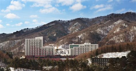 투숙객 10명 중 8명이 다시 찾겠다고 밝힌 겨울 리조트 성지