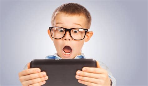 سرگرمی یا آسیب؟ چگونه استفاده از موبایل کودکان را مدیریت کنیم؟