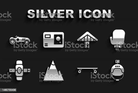 산 권투 장갑 헬멧 및 액션 카메라 롱 보드 또는 스케이트 보드 무릎 패드 행글라이더 빈티지 스포츠 경주 용 자동차 및 액션 익스트림 아이콘을 설정합니다 벡터 검은색에 대한