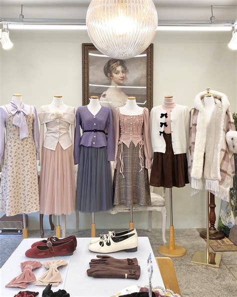 레트로문 🎀best 로맨틱시대블라우스 3컬러 추가🎀새해를 맞이하며 준비한 설레고 무드있는 귀족무드의 로맨틱룩 🥀 선주문 라이브 Open 위시버킷