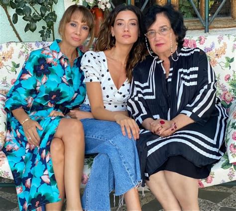 რომელია დედა და რომელი შვილი 58 წლის ეკა კახიანი შესანიშნავ ფორმაშია Marao