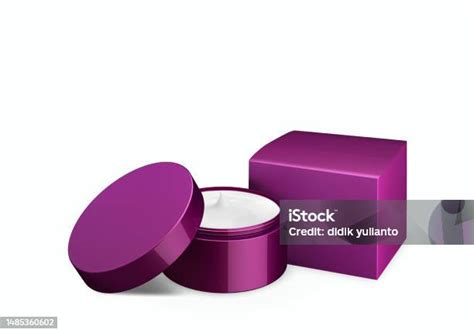 빈 깊은 라일락 진주층 화장품 항아리는 흰색 배경에 정면 시야각에 얼룩 크림이 있는 조롱 3d 그림 공란에 대한 스톡 사진 및 기타 이미지 Istock