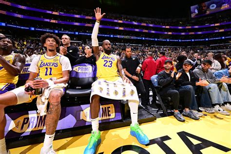 Lebron James Se Convierte En El Primer Jugador En Llegar A Los 50000