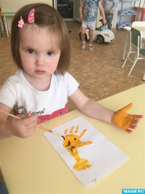 Конспект по рисованию в первой младшей группе Рисование ладошками