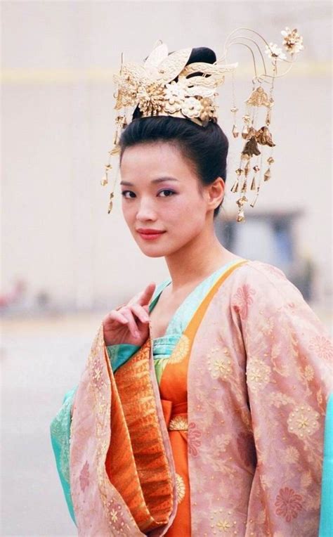 Ghim Của รัชดา แสงสว่าง Trên การศึกษา Đồ Hóa Trang