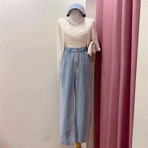 라이크살롱🌷 On Instagram 증말 예뻐 도라버린 코디 업뎃해용🤍💙👀 상의는 레이스 나시랑 체인 가디건 세트입니다🤍 레이스 나시는 단독으로도 입을 수도 있구