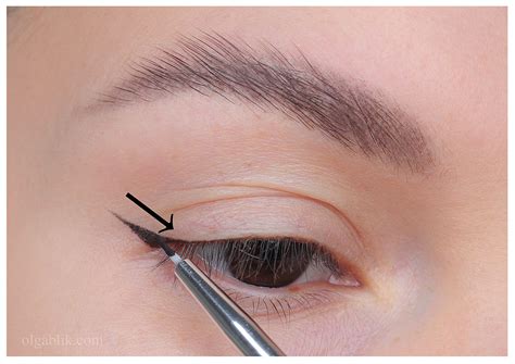 Как правильно нарисовать стрелки на глазах с нависшим веком