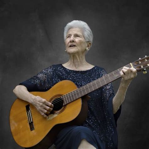 Ángela Álvarez Nominada A Los Grammy Latino A Los 95 Años