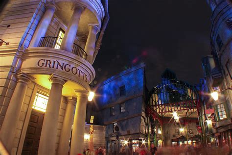 Photos A Long Dark Look At Diagon Alley Reveals Sparkling Harry
