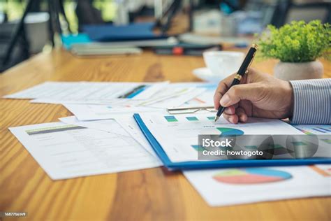Excel Stat Spreadsheet Business Analytics Graph Statistic With Graph