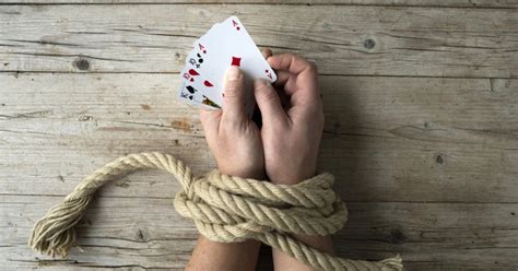 “홀덤펍 불법 도박 처벌합니다”…관광진흥법 개정안 통과 [국회 방청석]