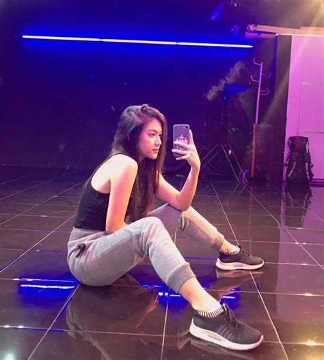 Shella Fernanda Gaya Remaja Foto Reaksi Model Pakaian Remaja