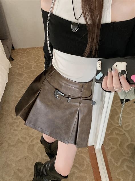 하이웨이스트 캐주얼 슬림 투턱 트임 미니 스커트