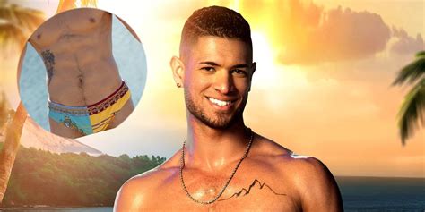 Rencontrez King Adonis Le Beau Danseur Go Go Qui Porte De Minuscules