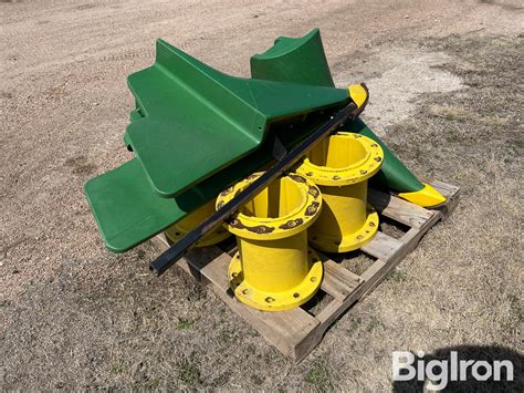 John Deere Wheel Spacers And Header Dividers Bigiron Auctions
