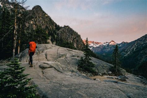 Helpful Guide To The Jaw Dropping Colchuck Lake Trail