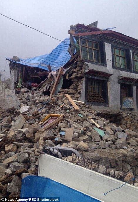 Death Toll From Nepals Earthquake Rises To 2 500 Freeones Forum The Free Munity