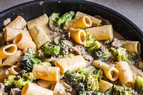 Cheesy Beef And Broccoli Pasta Lisa G Cooks