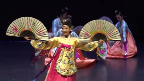 Karts 전통예술원 무용과 김백봉 부채춤 Youtube
