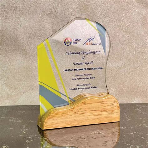 Buy Quality Crystal Plaque Alcp1126 At Trophy World Malaysia