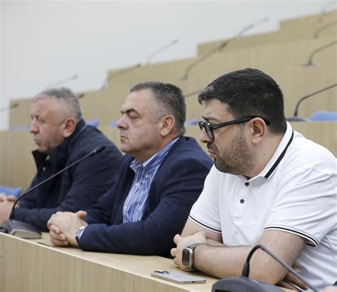 ქართული 🔵 „ქართული ოცნების“ გორგასლის ოფისში საპარლამენტო უმრავლესობის ტრადიციული სხდომა