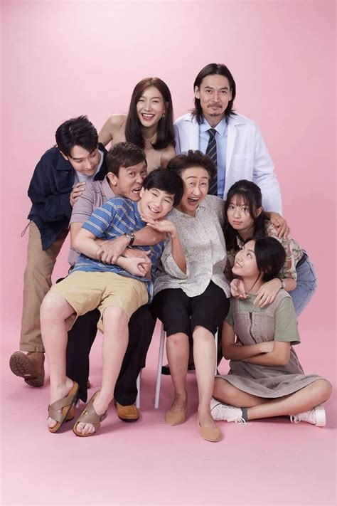 คัมแบครอบ 10 ปี คู่จิ้นรุ่นใหญ่ “อากง อาม่า” กลับมาร่วมงานอีกครั้ง ในมินิซีรีส์เรื่อง “อากงจ๋า