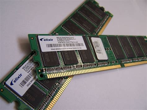 difference between ram and rom
