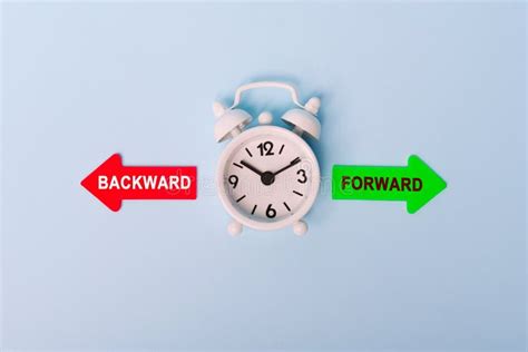 Forward Vs Backward Red Arrow And Green Arrow Direction Indicator Choice Of Forward Or