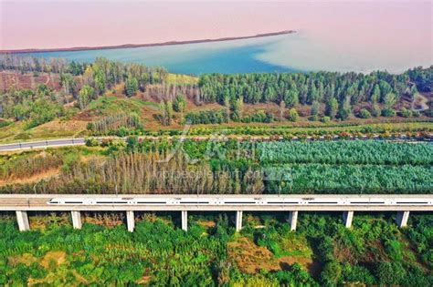 河南三门峡黄河岸边秋景如画 人民图片网